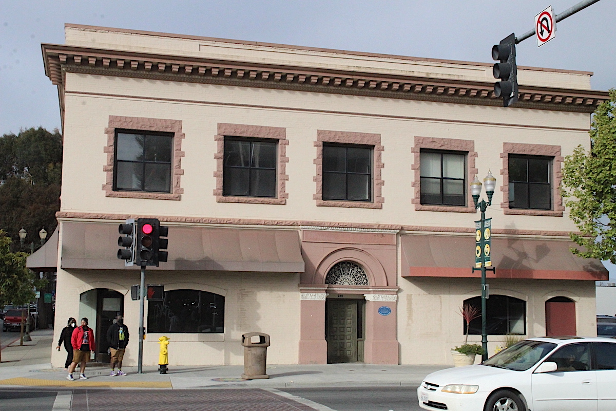 City readies for renewed negotiations with PV Arts for Porter Building