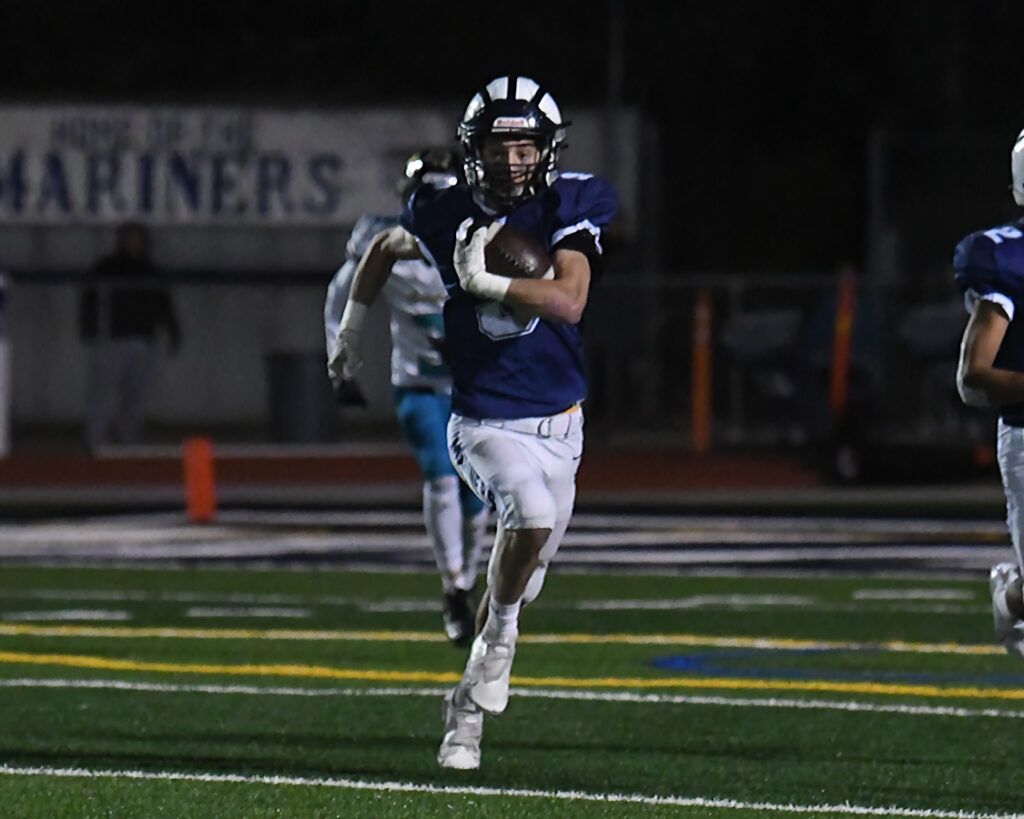 Mariners cruise past Christopher, advances to D-II semifinals | CCS ...