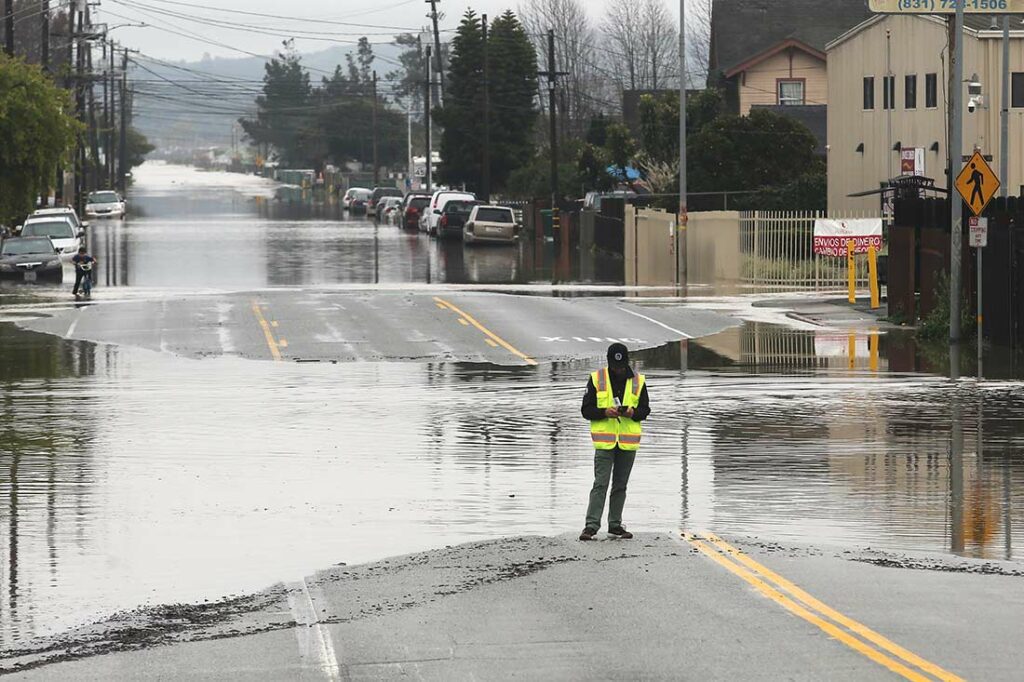 Pajaro River levee breaches; evacuations underway in flooded town