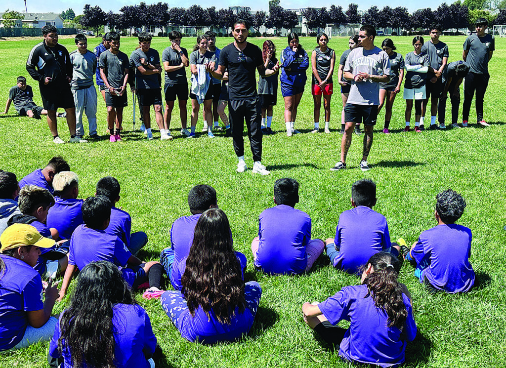 Local soccer pro Walmer Martinez visits annual Aztecas’ summer camp