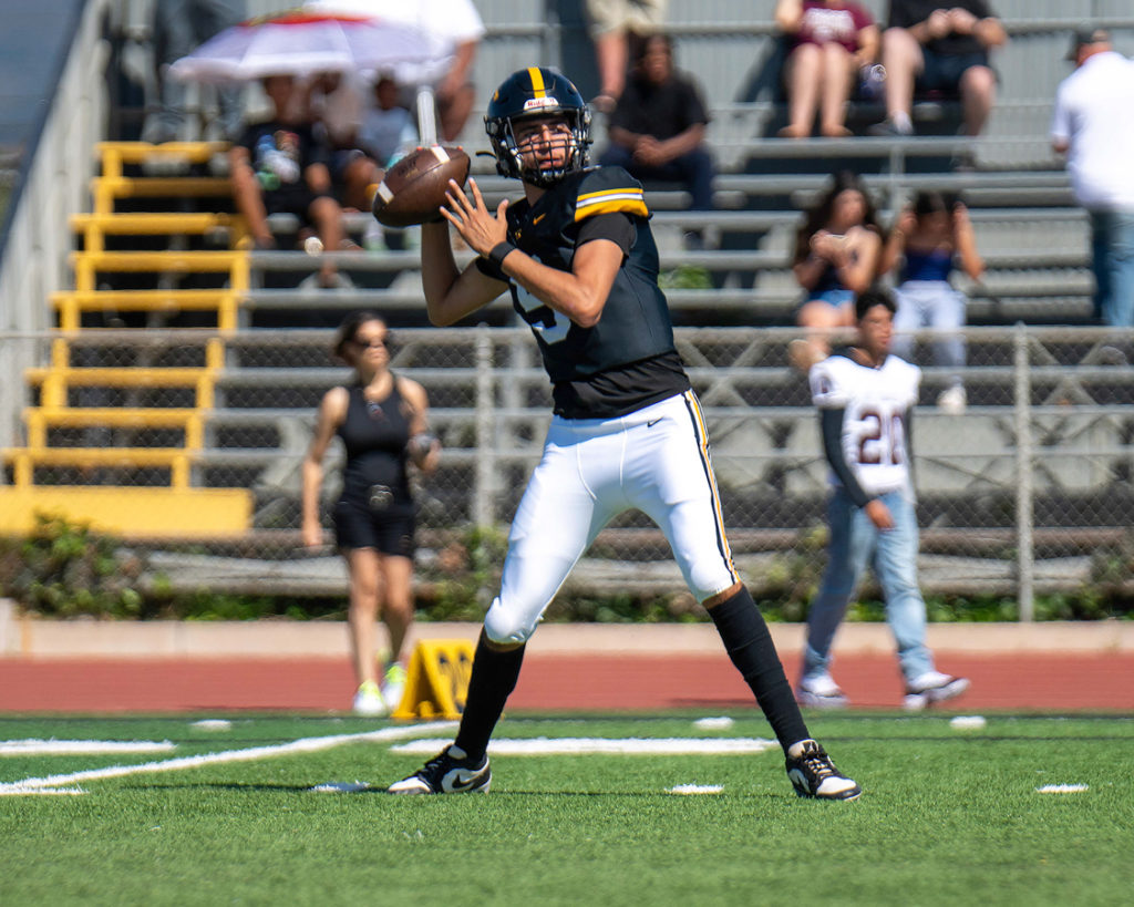 Weekly’s Sports Ticker: Grizzlies football pounces on Santa Cruz in ...